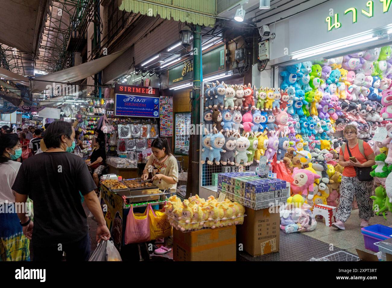 Sampheng market bangkok hi-res stock photography and images - Alamy