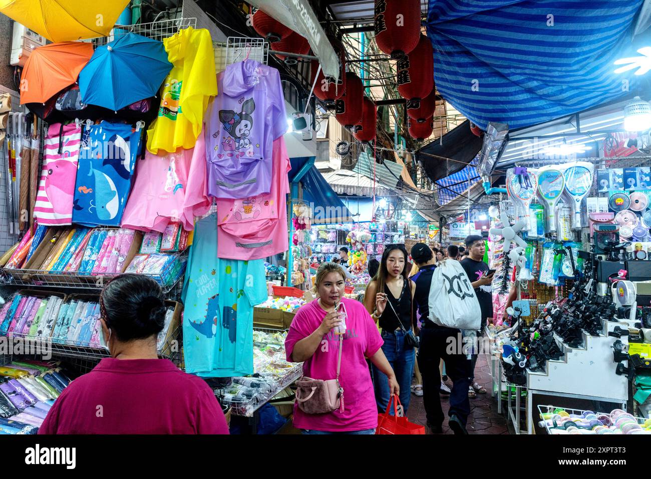 Sampheng Market in Chinatown (Bangkok/Thailand Stock Photo - Alamy