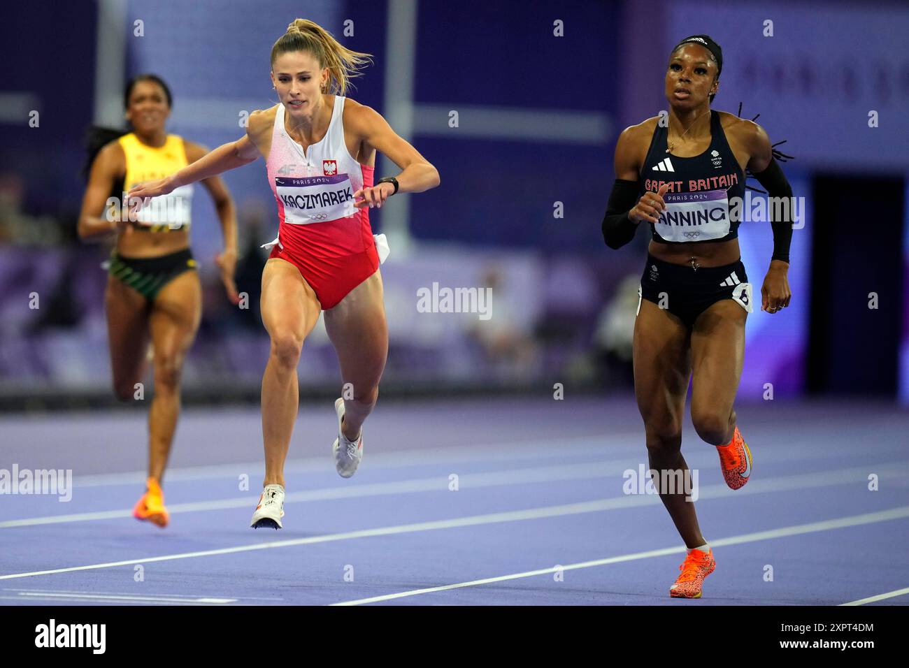 Amber Anning, right, of Britain, and Natalia Kaczmarek, of Poland ...