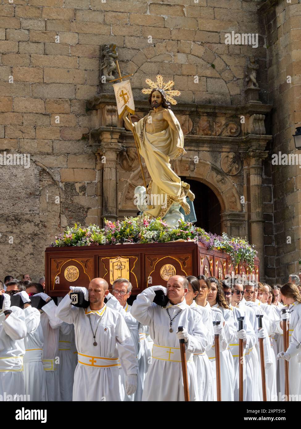 Jesus float leaving San Mateo Church for the Procession of the ...