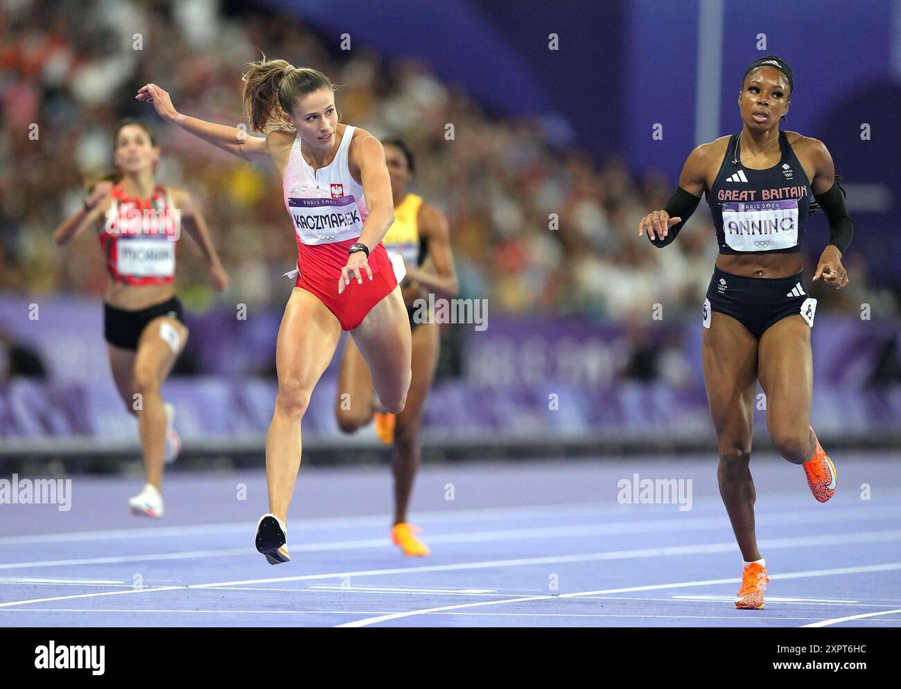 Paris, France. 7th Aug, 2024. Natalia Kaczmarek (C) of Poland competes ...