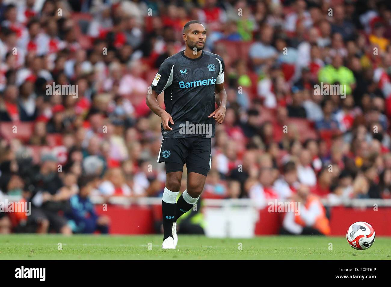 Jonathan tah bayer hi-res stock photography and images - Alamy