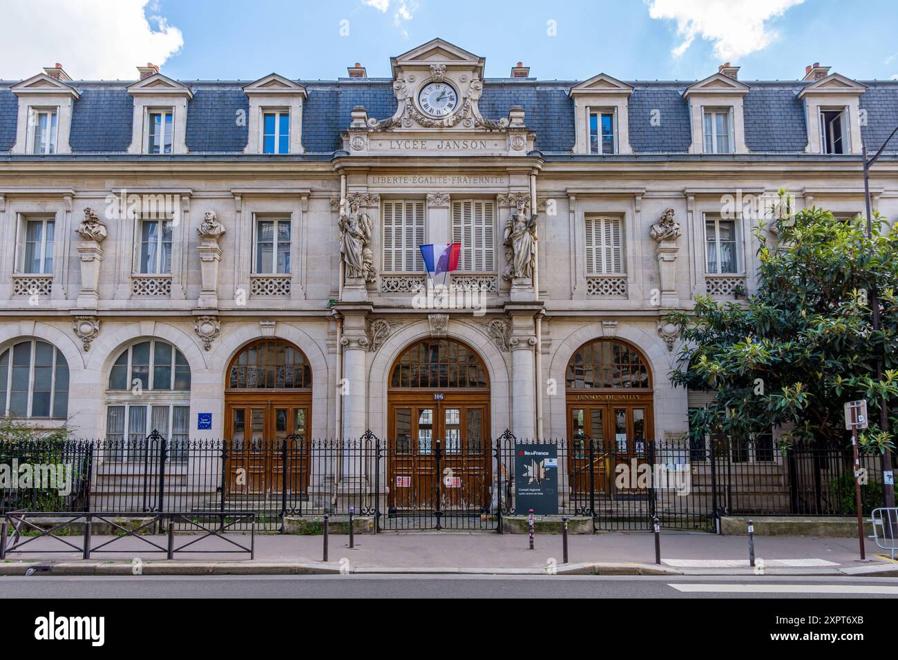 Pompé à la main hi-res stock photography and images - Alamy