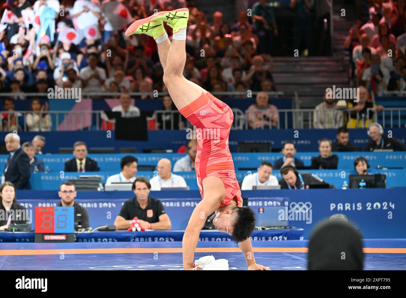 KUSAKA Nao, Japan (JPN) Gold Medal with the Japan Flag, MGR 77kg Final ...