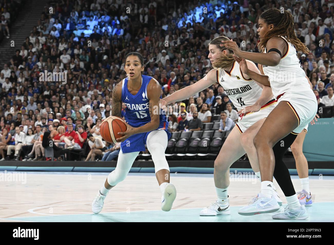 Gabby Williams (France) vs Luisa Geiselsoder (Germany), Nyara Sabally ...