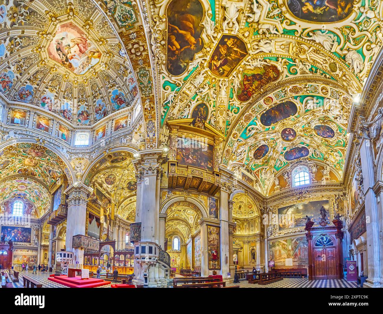 BERGAMO, ITALY - APRIL 7, 2022: Panoramic interior of Basilica of Santa ...