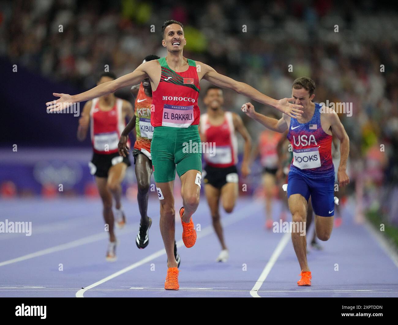 (240807) -- PARIS, Aug. 7, 2024 (Xinhua) -- Soufiane El Bakkali (front ...