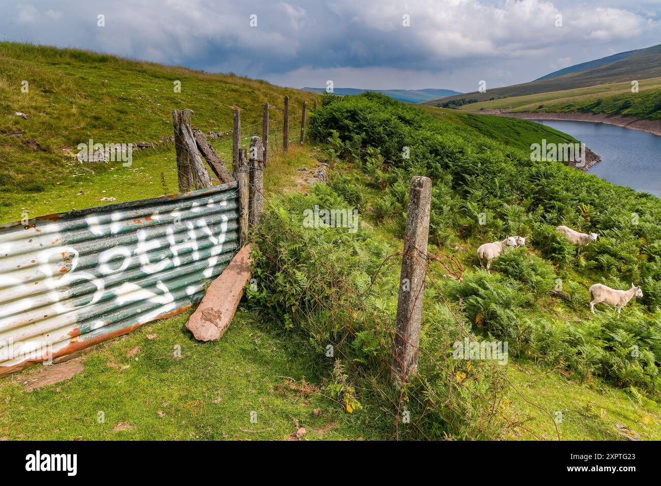 Hand painted sign directing hikers to the Bothy (mountain shelter hut ...