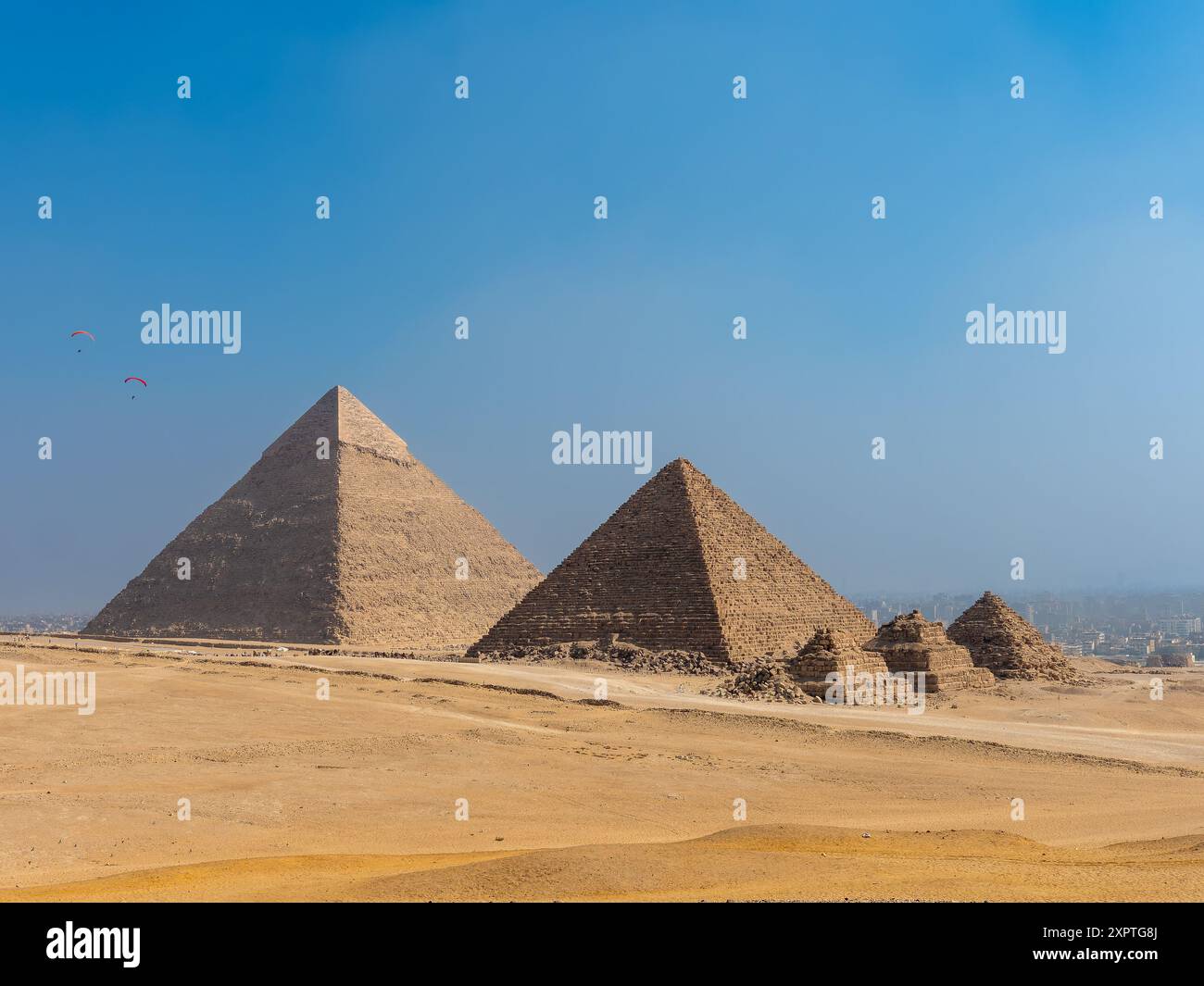 Panoramic view Pyramid of Giza , Keops and Kefren in El Cairo Egypt ...