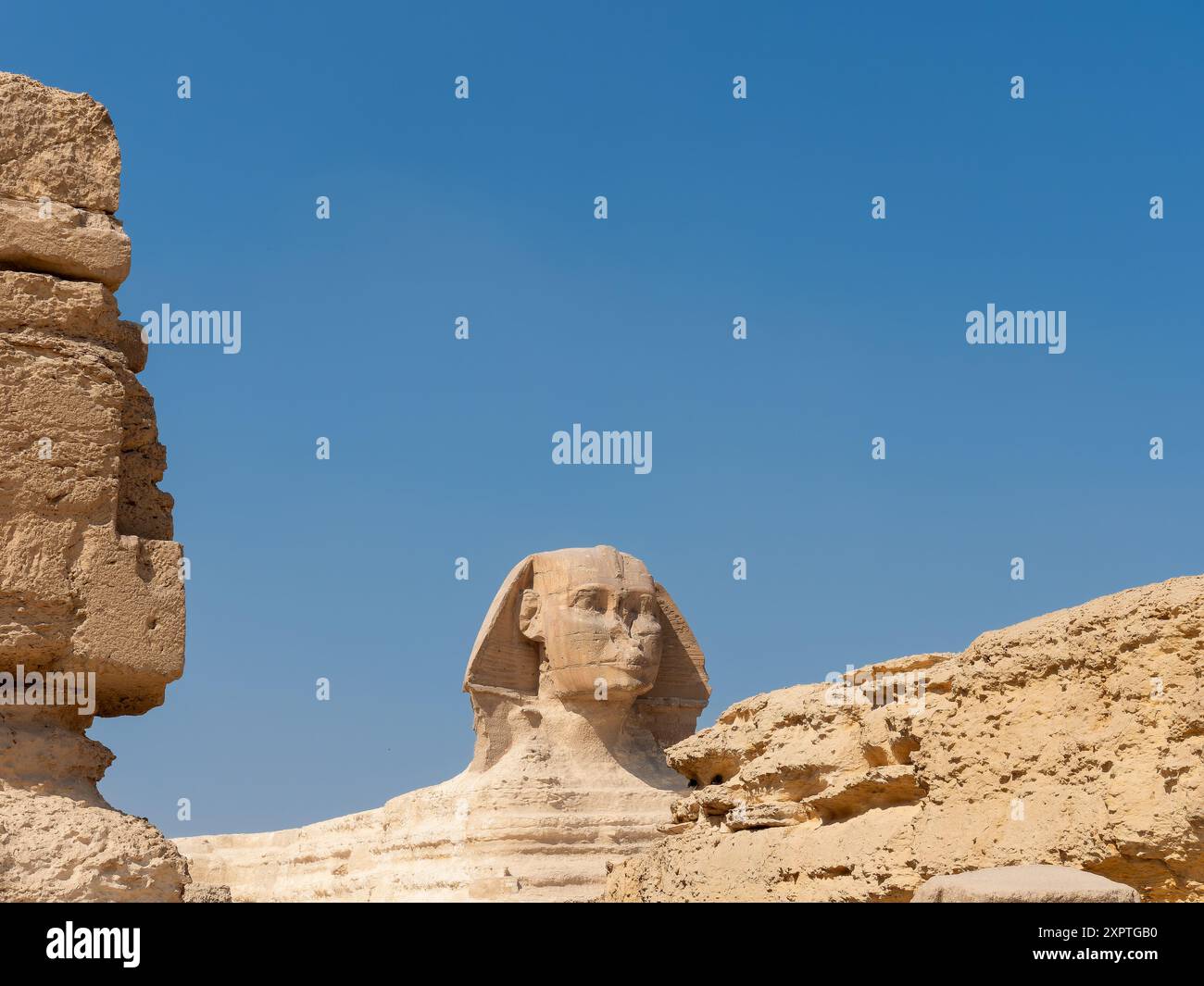 The great Sphinx of Giza sculpted in limestone rock in El Cairo Egypt ...