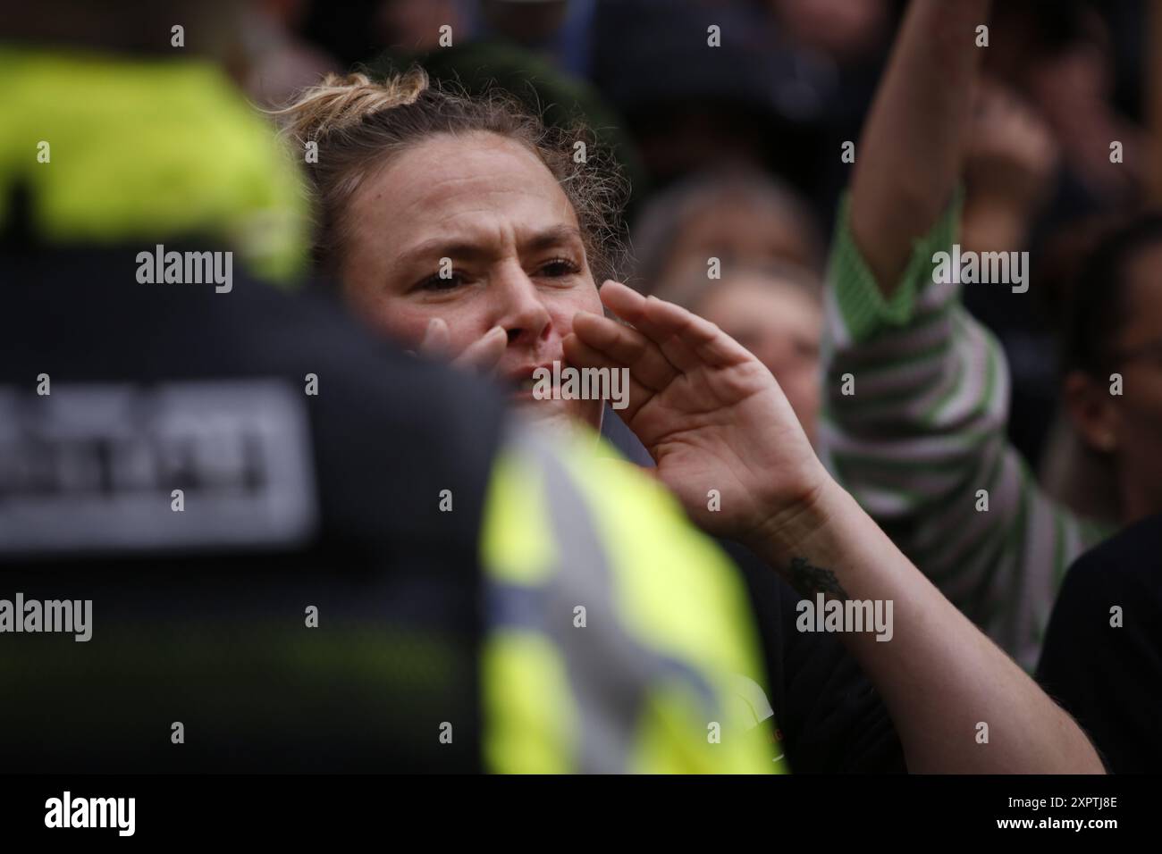 07 August 2024, Brighton, UK Anti Racist Solidarity Swamps Far Right ...