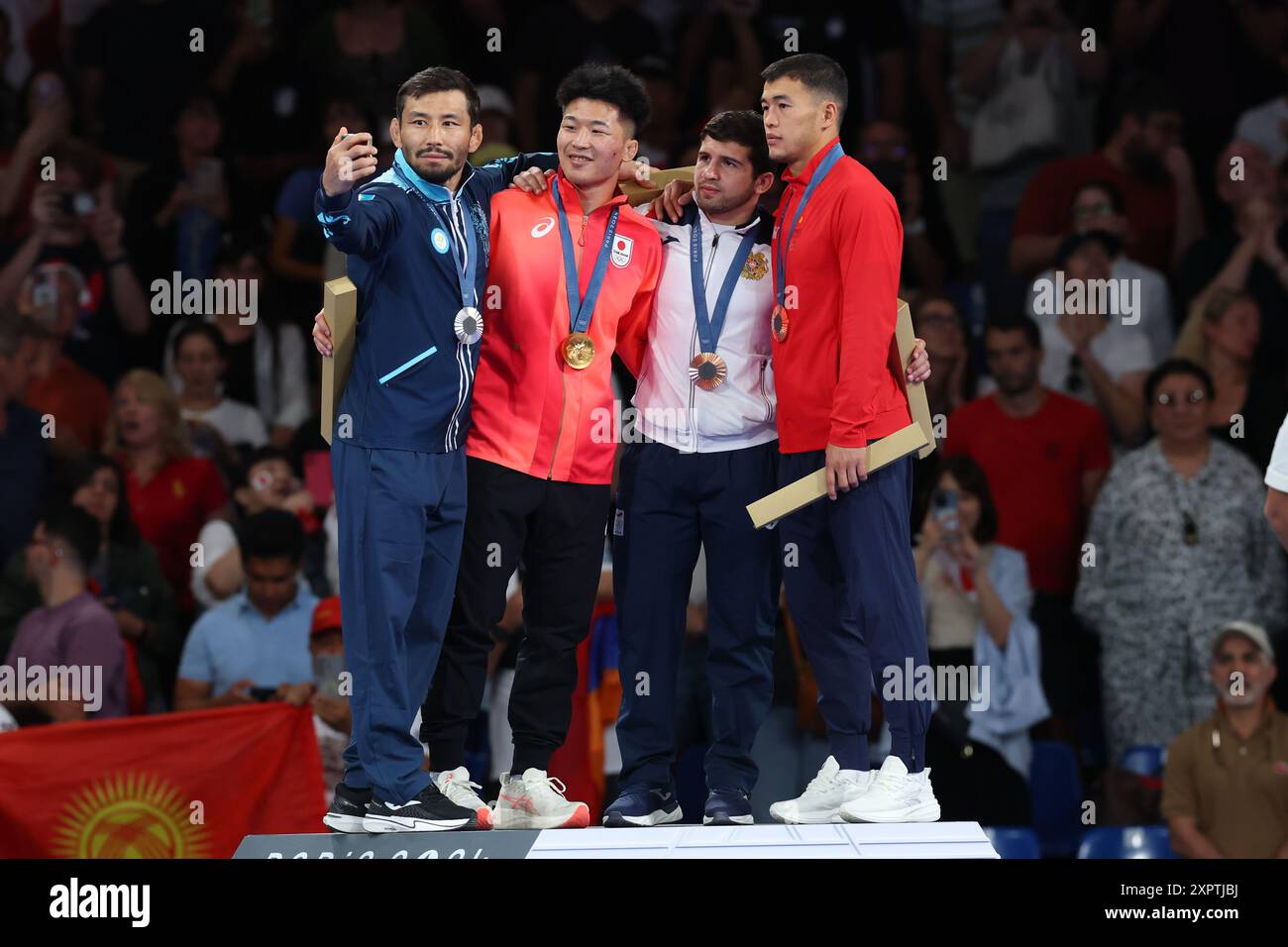 Paris, France. 7th Aug, 2024. Demeu Zhadrayev (KAZ), Nao Kusaka (JPN ...