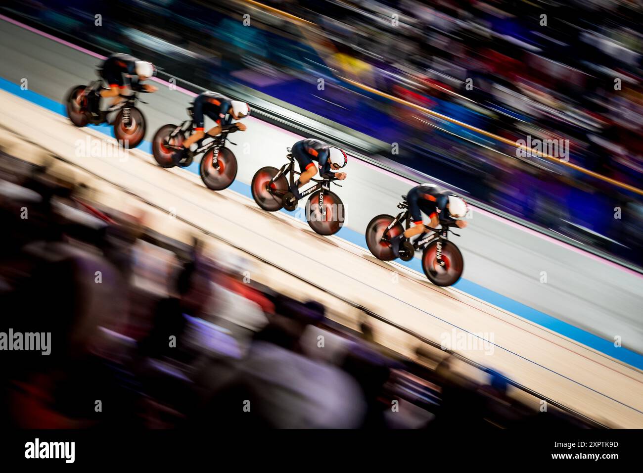 Team of Great Britain compete during Olympic track cycling men's team ...