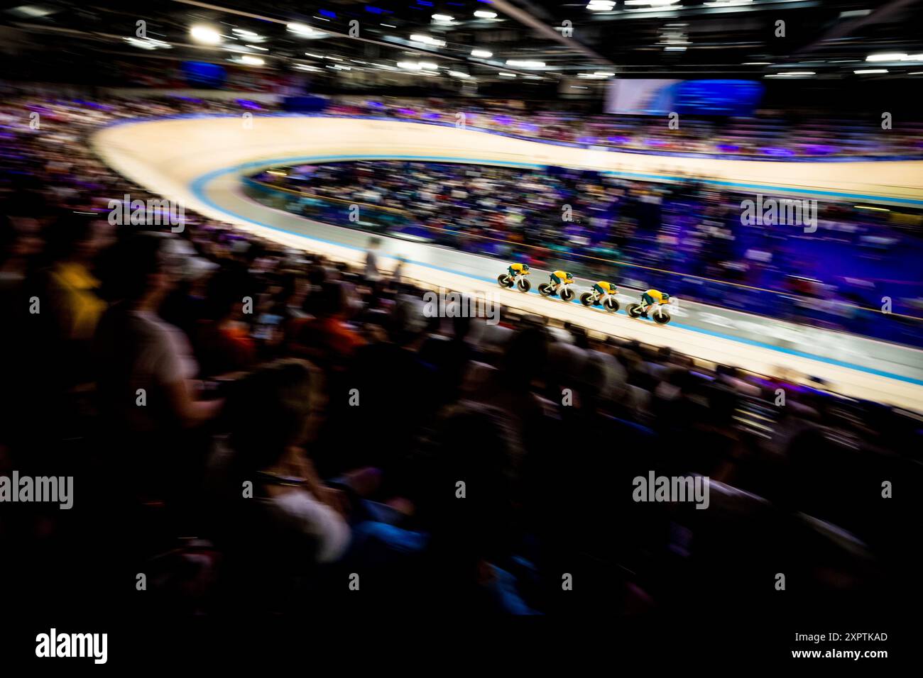Team of Australia compete during Olympic track cycling men's team ...