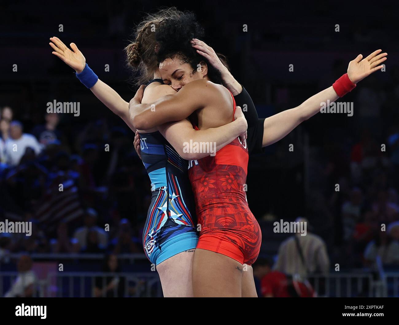Paris, France. 7th Aug, 2024. Sarah Ann Hildebrandt (L) of the United ...