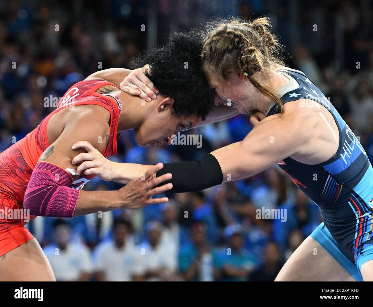 Paris, France. 7th Aug, 2024. Sarah Ann Hildebrandt (R) of the United ...