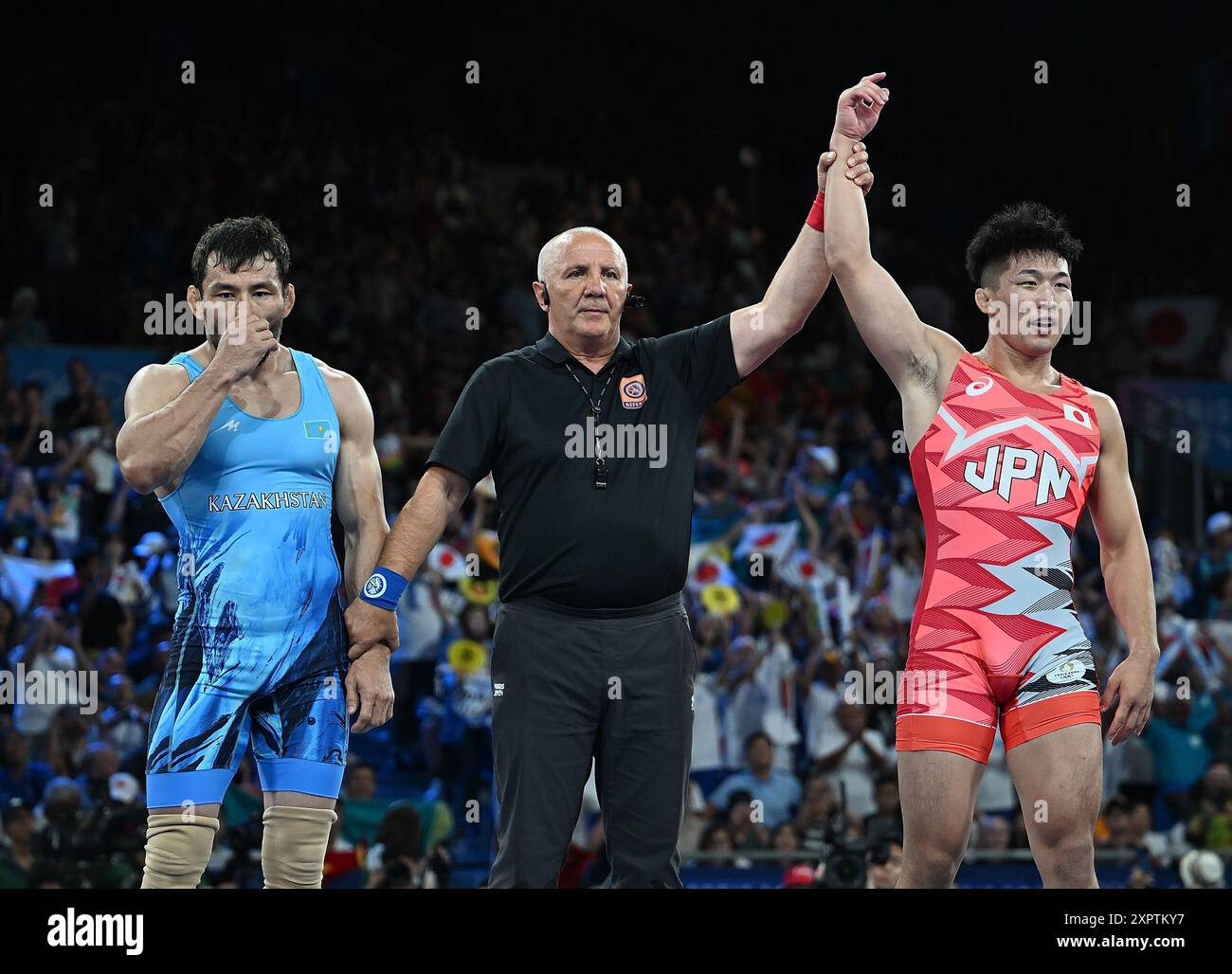 Paris, France. 7th Aug, 2024. Kusaka Nao (R) of Japan has his hand ...