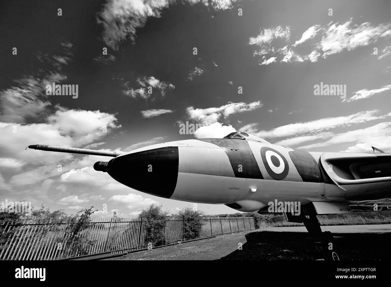 Avro vulcan cockpit Black and White Stock Photos & Images - Alamy