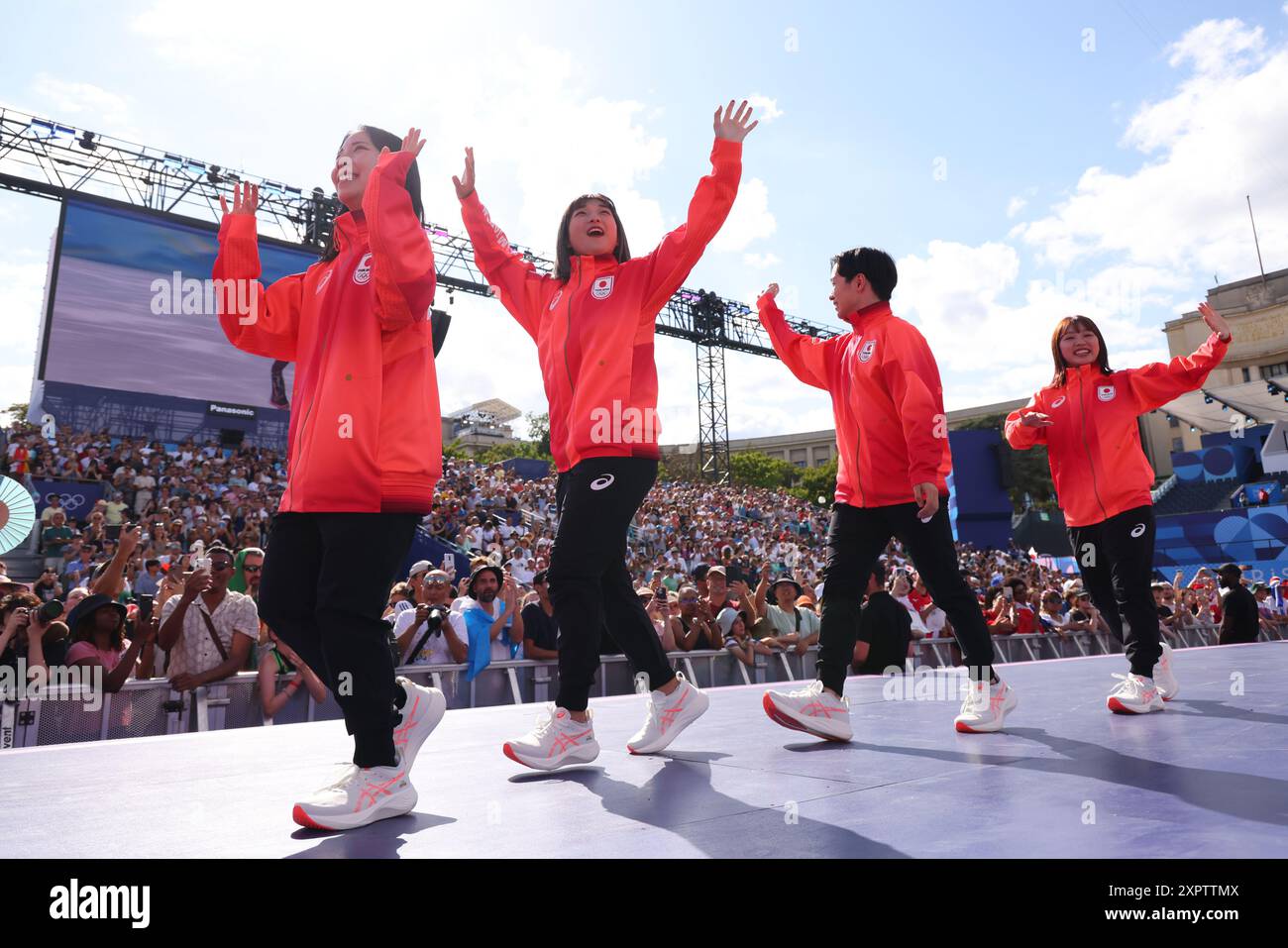 (L to R) Riku Miura, Kaori Sakamoto, Yuma Kagiyama, Wakaba Higuchi (JPN ...
