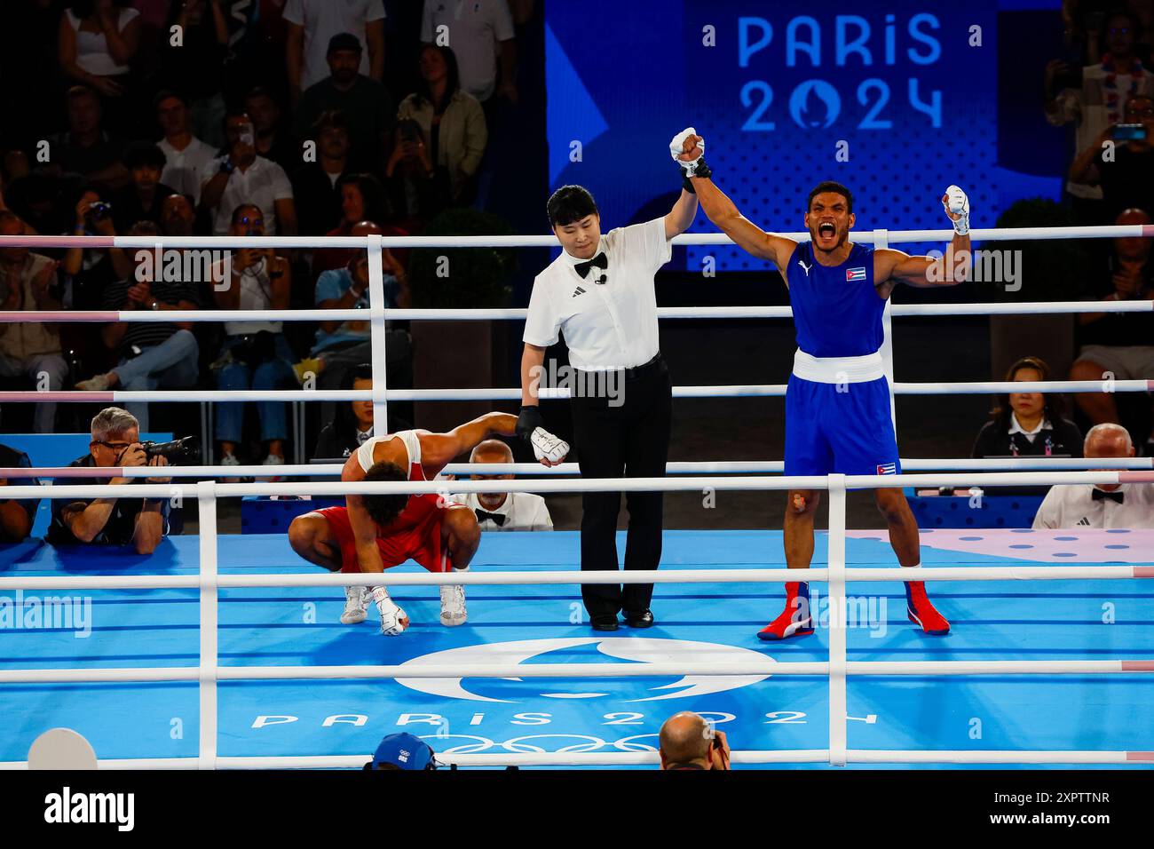 Paris, France. 07th Aug, 2024. OUMIHA Sofiane of France vs ALVAREZ ...