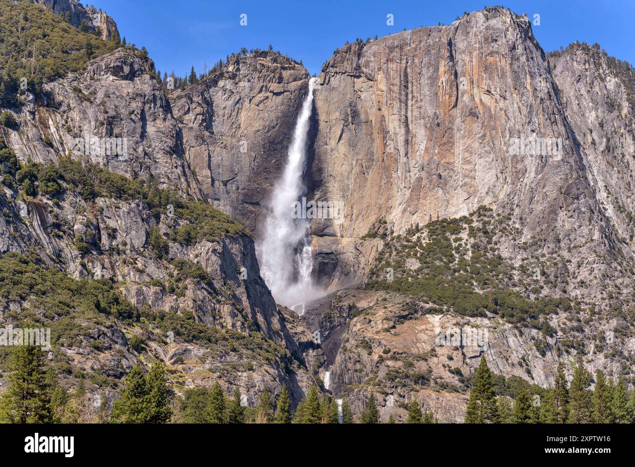 Spring Yosemite Falls - A closeup view of spectacular Yosemite Falls ...