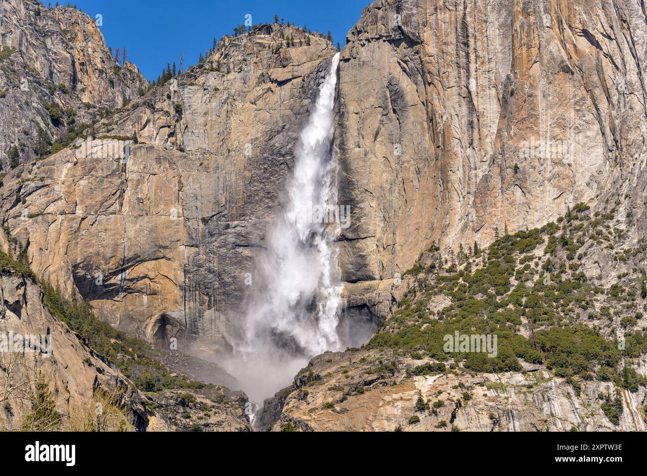 Upper Yosemite Falls - Closeup Spring view of spectacular Upper ...