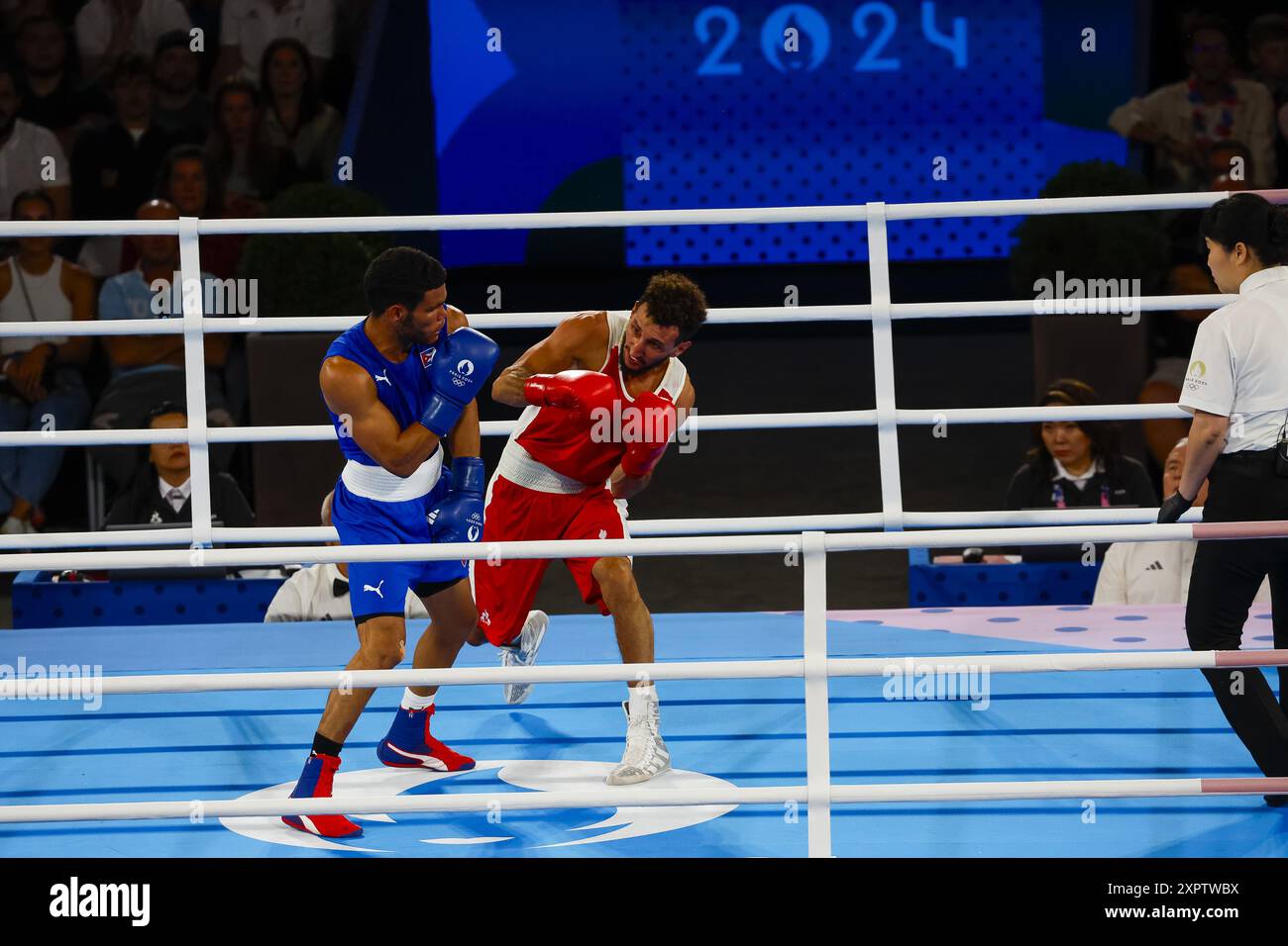 OUMIHA Sofiane of France vs ALVAREZ BORGES Erislandy of Cuba Boxing ...