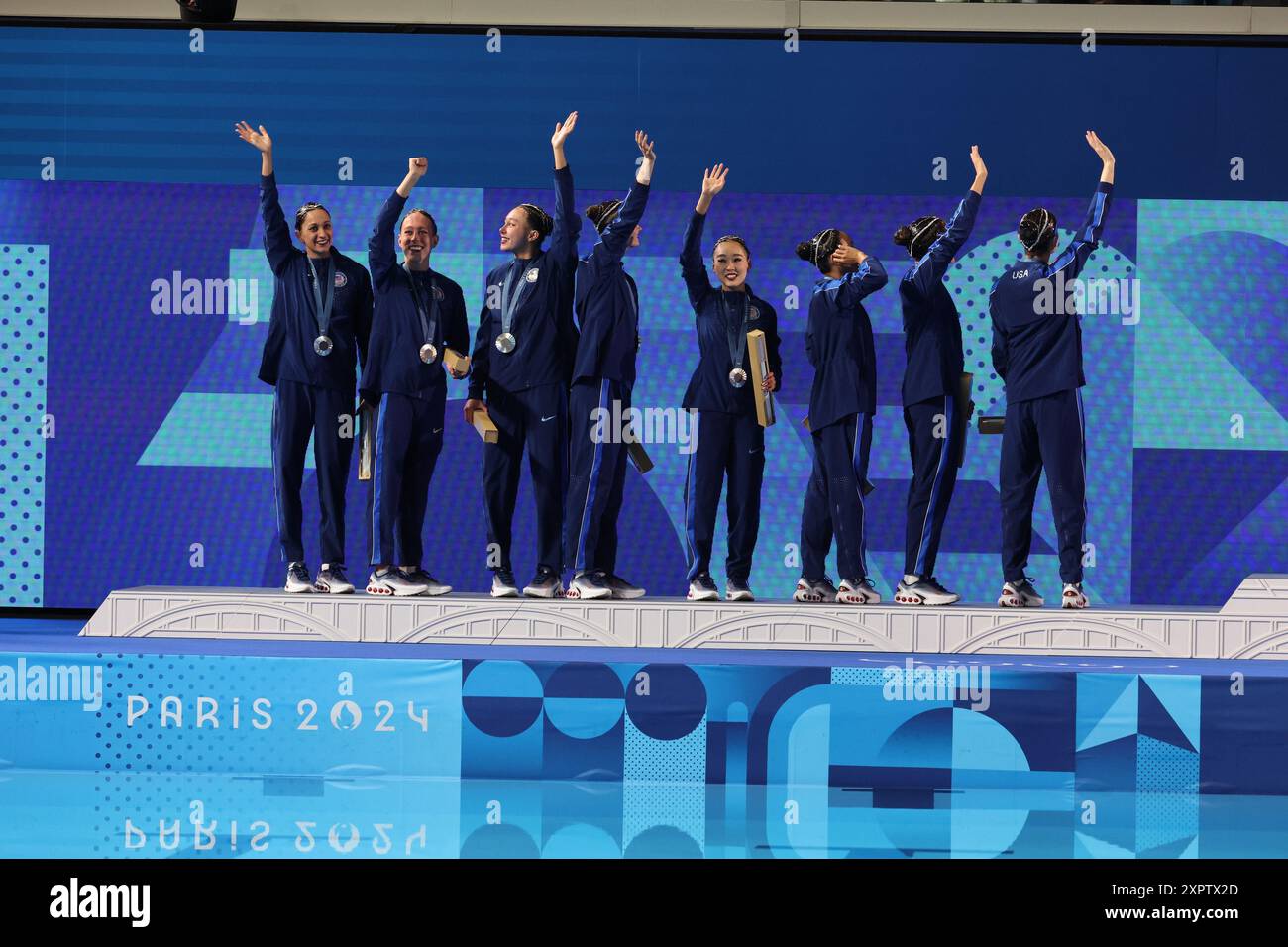 Swimming at the 2024 summer olympics hi-res stock photography and ...
