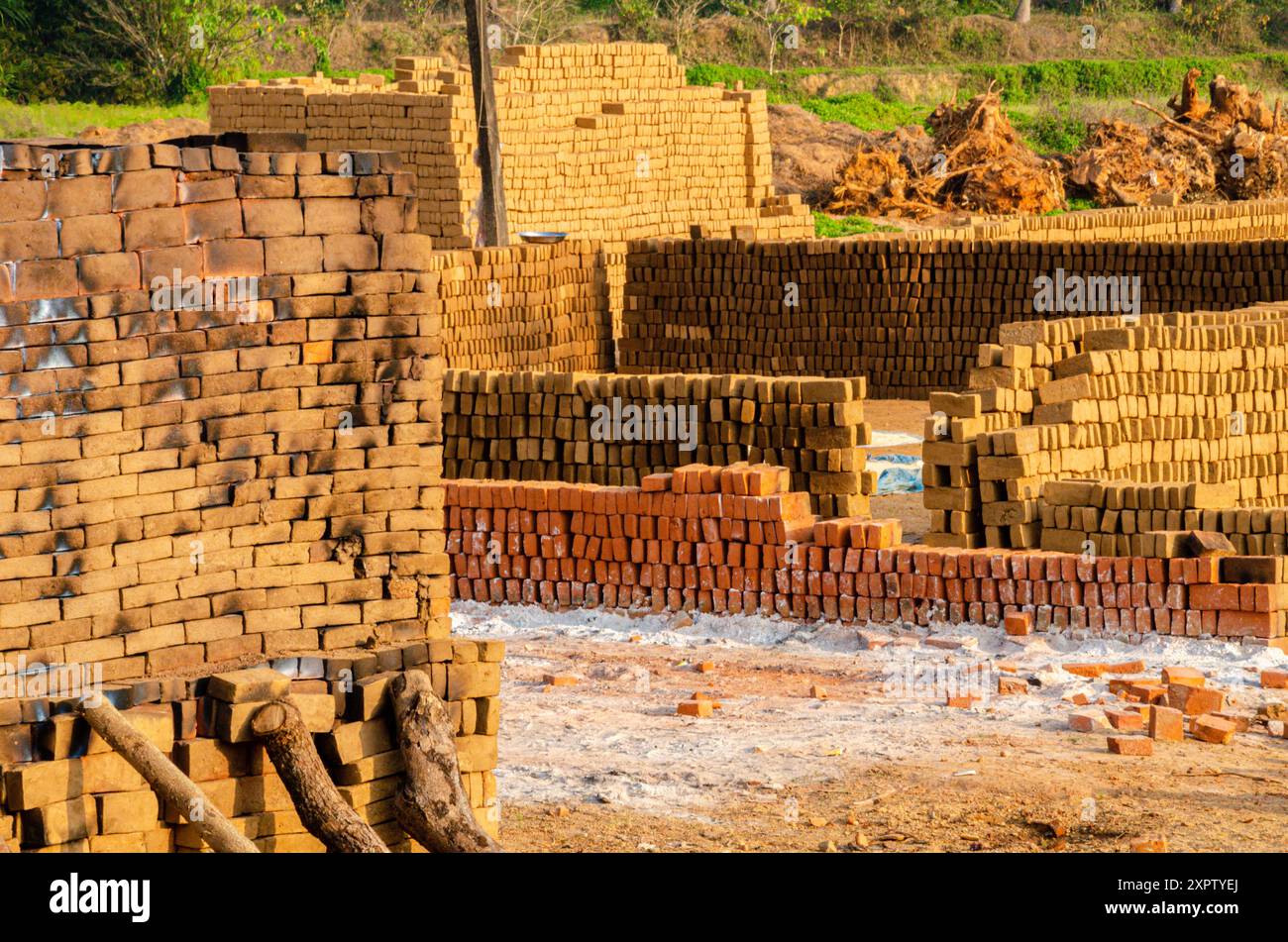 Traditional wood fired clay brick kiln in a village Stock Photo - Alamy