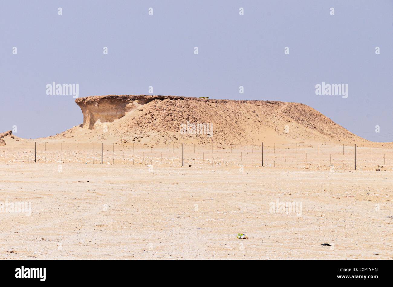 Limestone cliffs at Zekreet, Qatar Stock Photo - Alamy