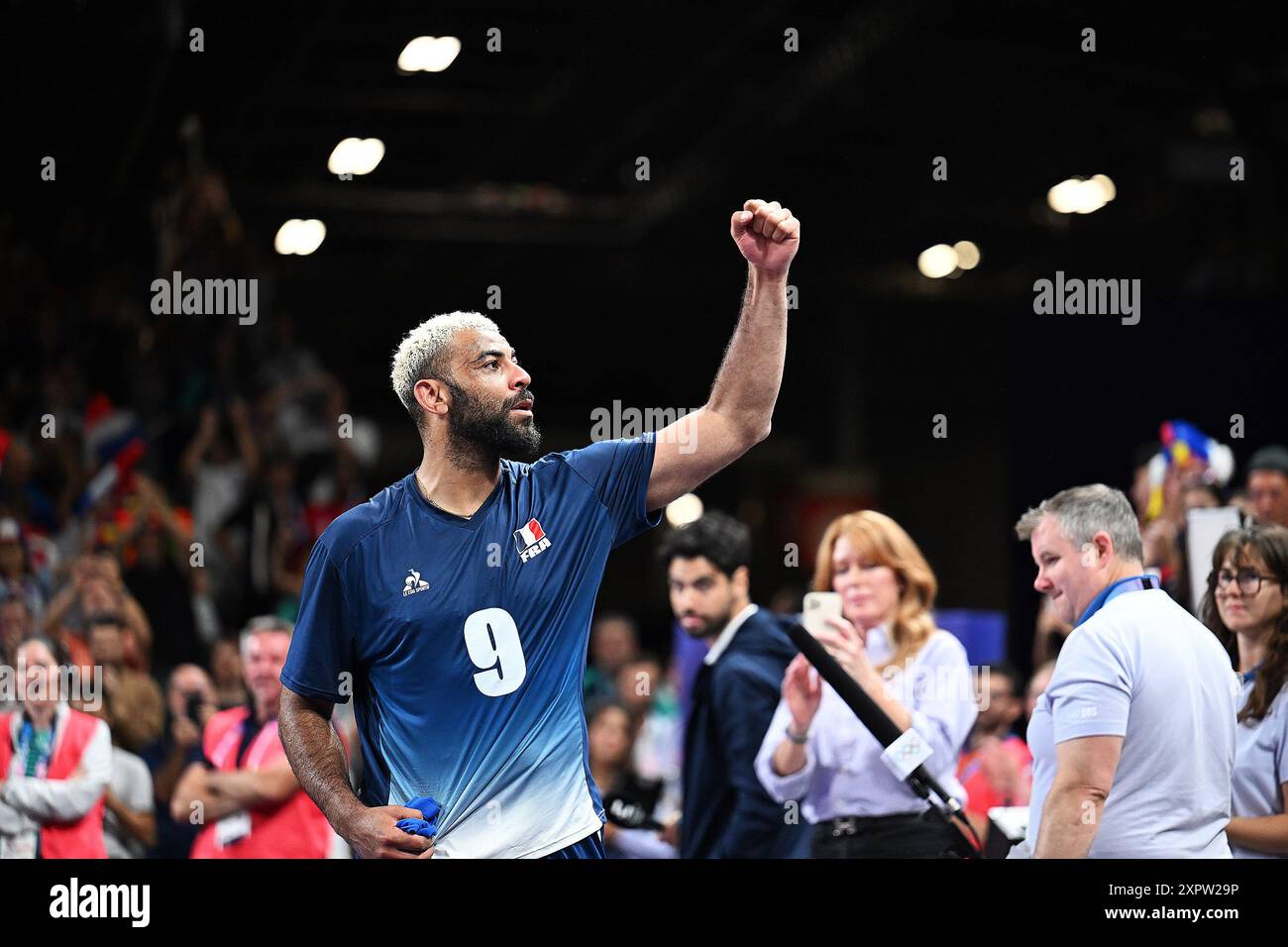 Paris, France. 7th Aug, 2024. Earvin Ngapeth of France greets the ...