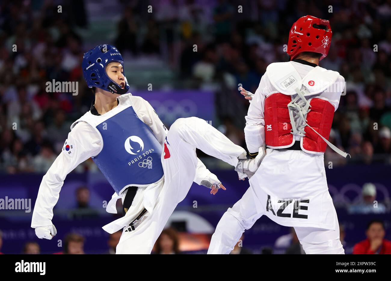 Paris, France. 7th Aug, 2024. Gashim Magomedov (R) of Azerbaijan ...