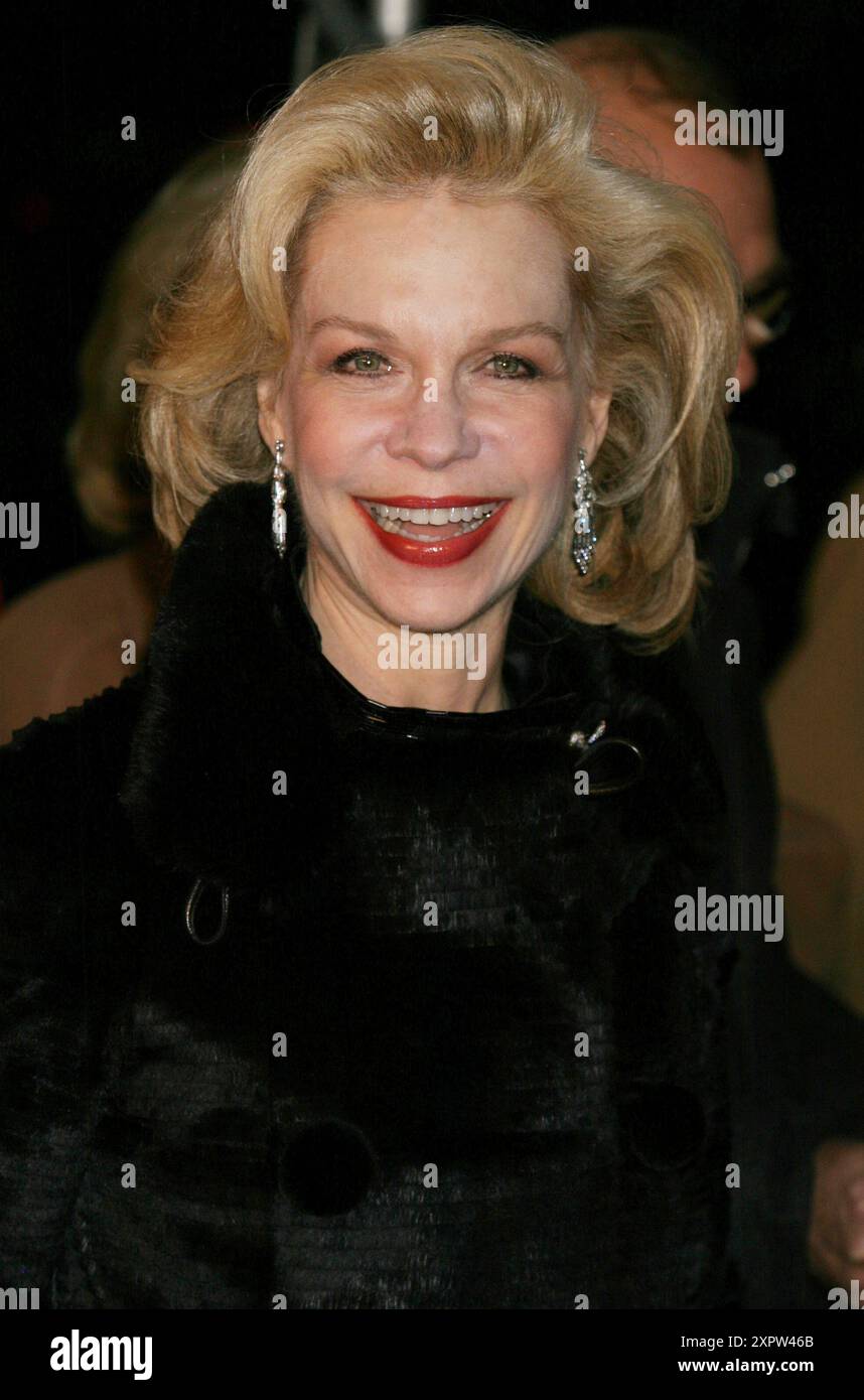 Lynn Wyatt attends the premiere of "The Phantom of the Opera" at The ...