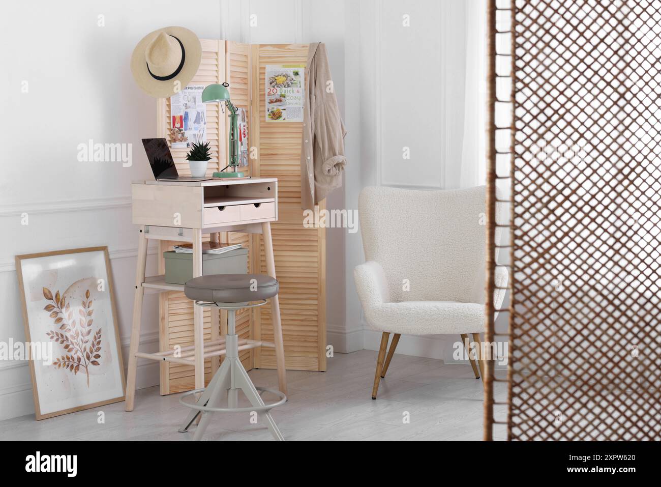 Dressing table picture frame hi-res stock photography and images - Alamy