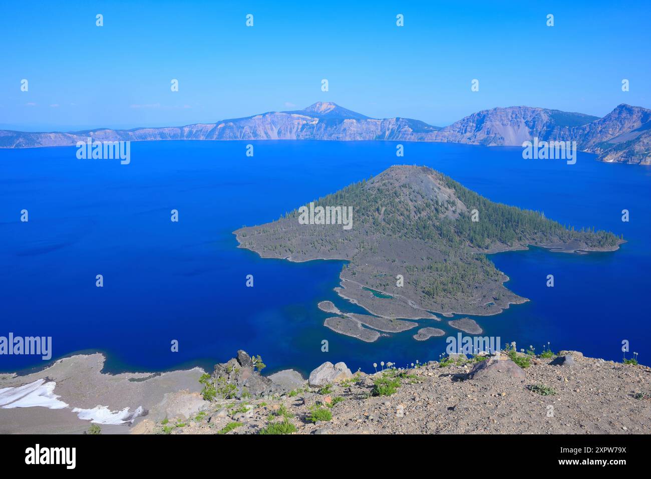 The amazing Crater Lake National Park at Watchman Overlook, Oregon OR ...