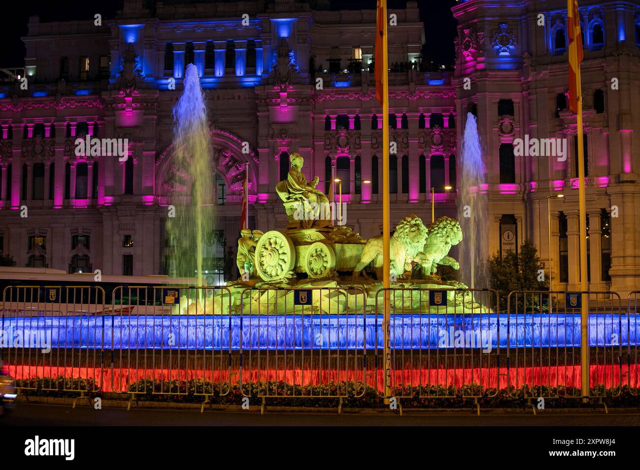 Tonight, the Cibeles fountain has been illuminated with the colours of ...