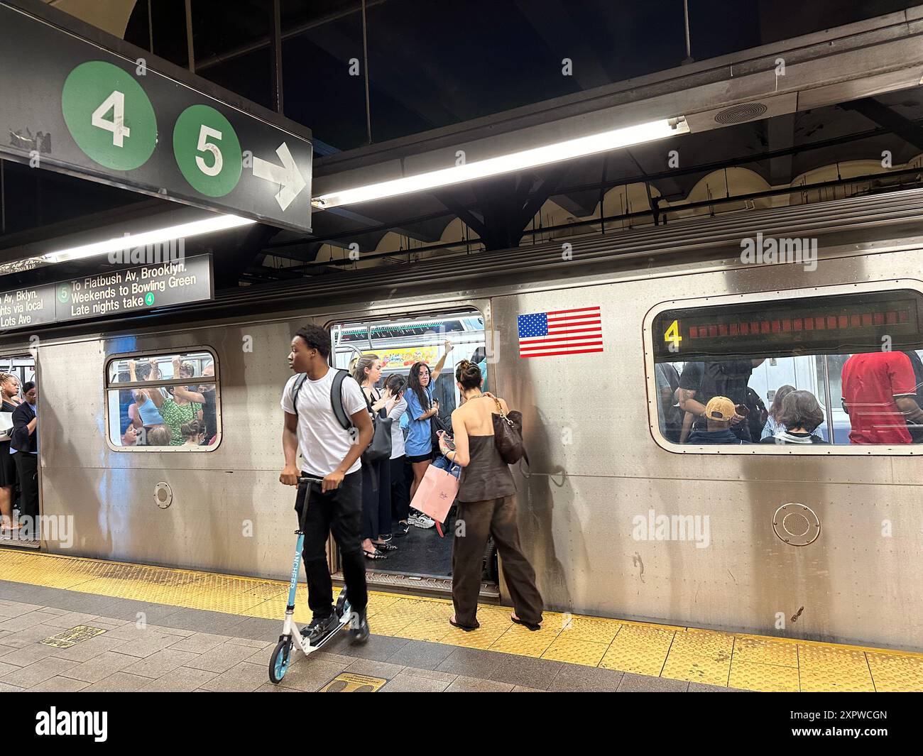 New york diversity subway hi-res stock photography and images - Alamy