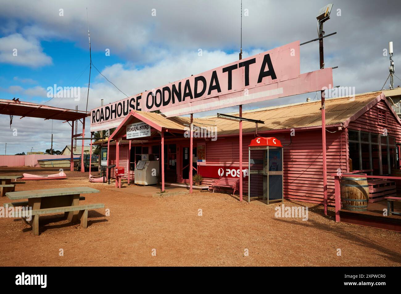 Australian outback roadhouse hi-res stock photography and images - Alamy