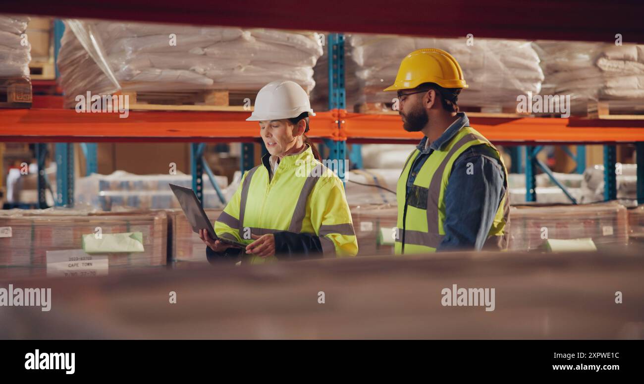 Shipping operations control hi-res stock photography and images - Alamy
