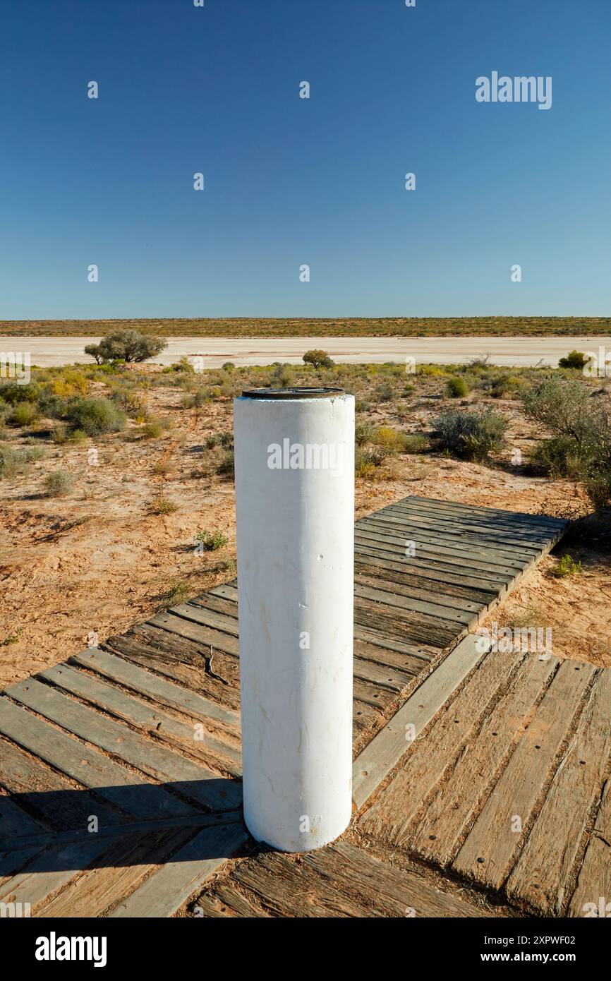 Poeppel Corner (state boundary of Queensland, South Australia and ...