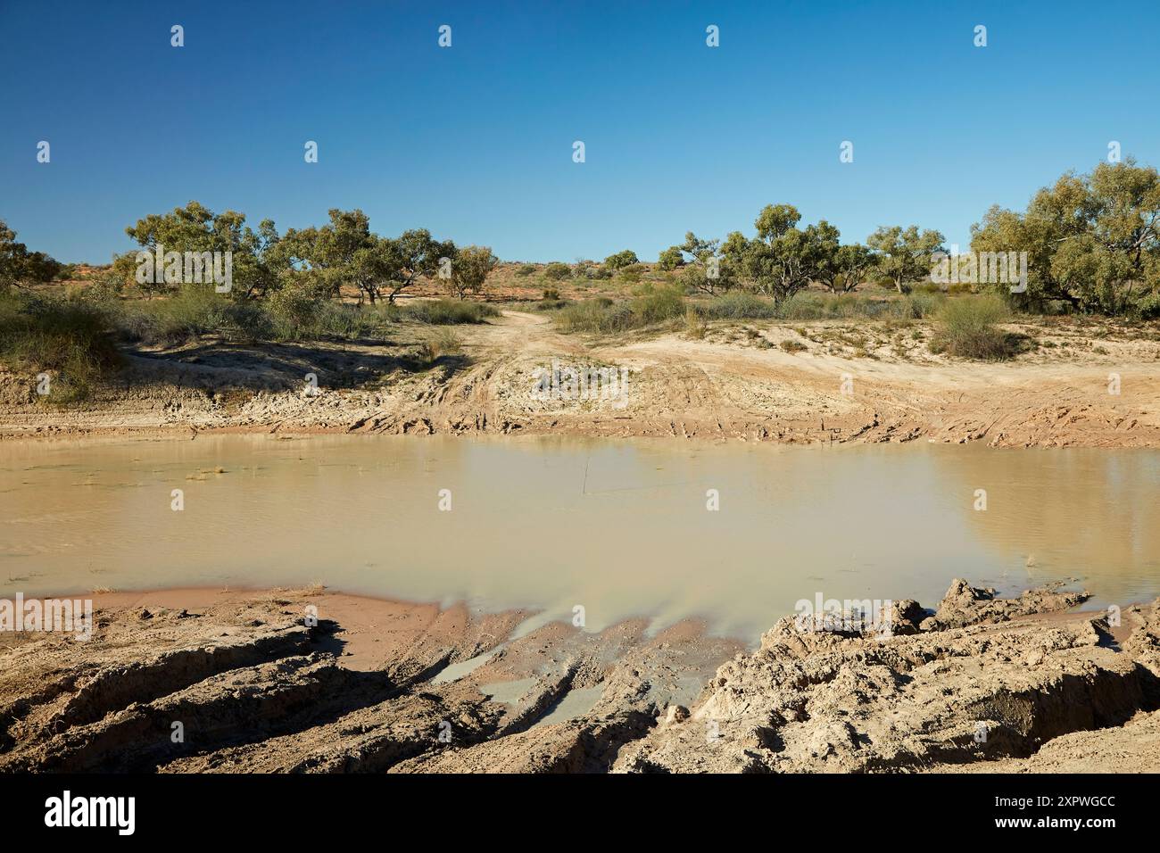 Eyre Creek Crossing, QAA Line, Simpson Desert, outback Queensland ...