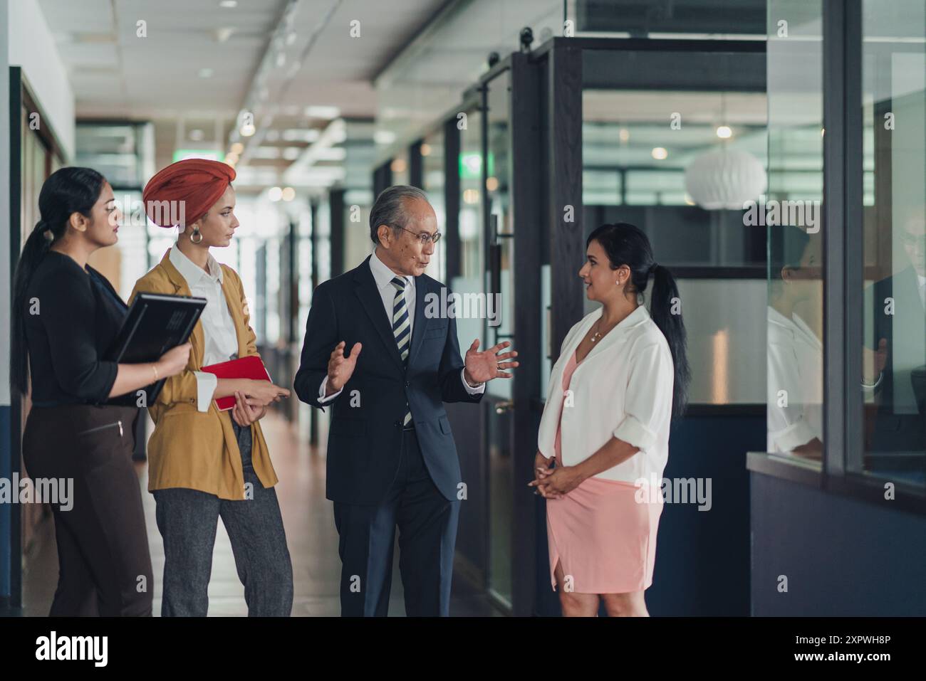 Asian corporate executives hi-res stock photography and images - Alamy