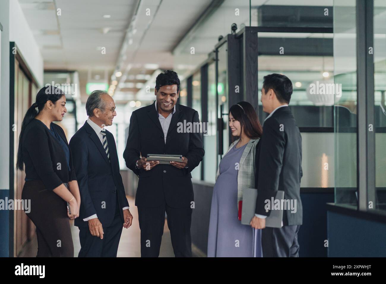 Asian corporate executives hi-res stock photography and images - Alamy