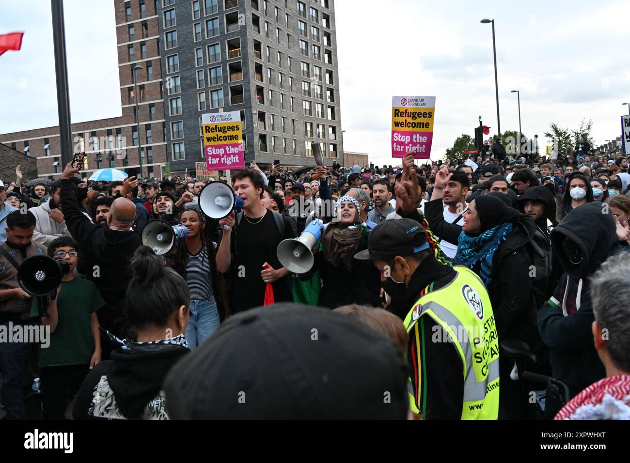 LONDON, ENGLAND: 3rd August 2024: Pro-Palestine counter-protest ...