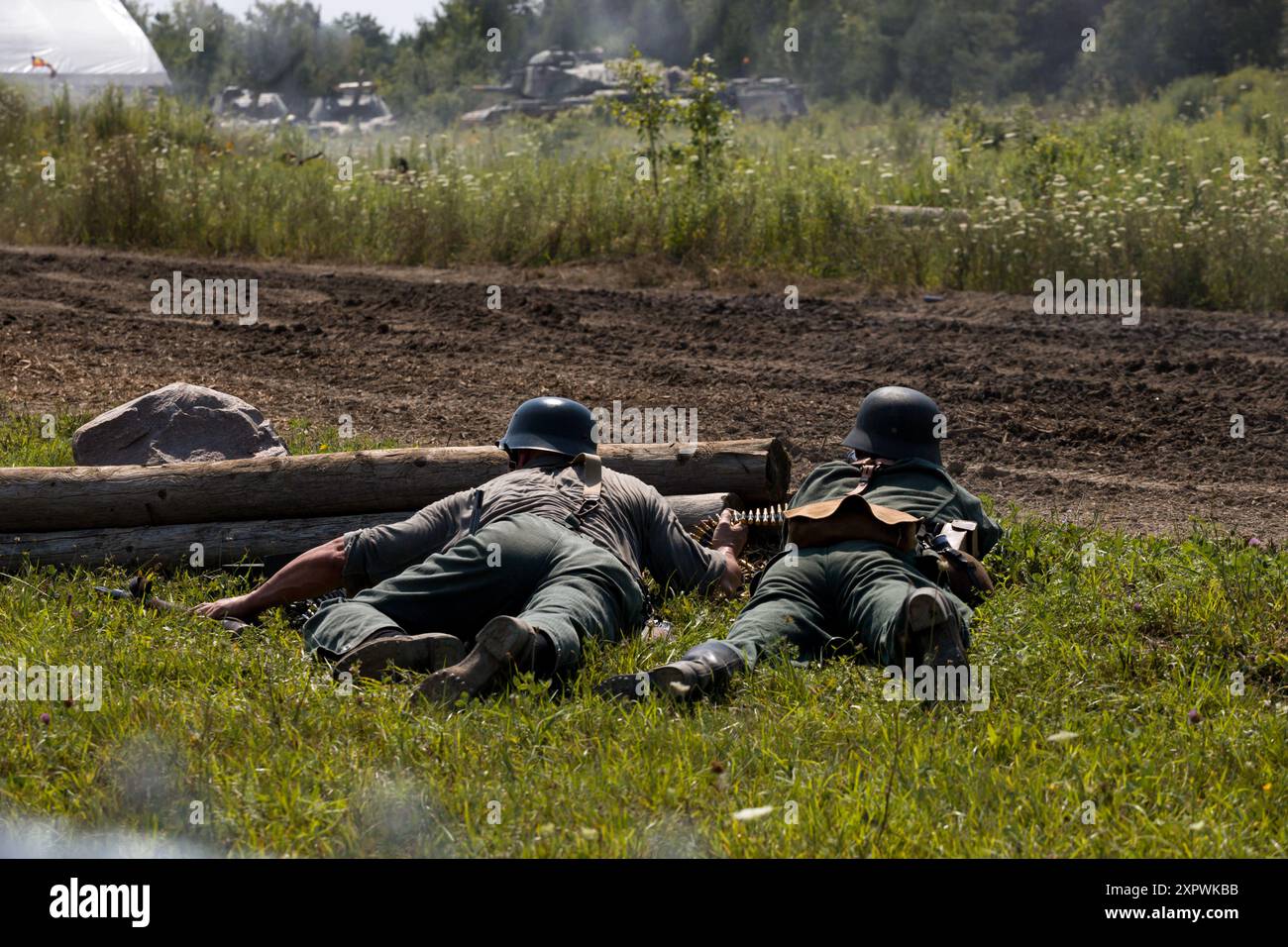 German infantry - soldiers of World War II on the battlefield ...