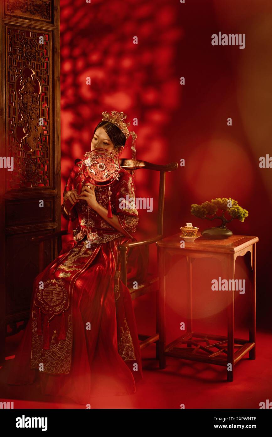 Asian woman in traditional hi-res stock photography and images - Alamy