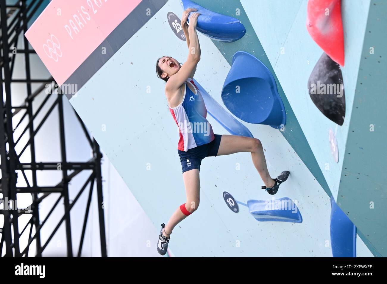 AVEZOU Zelia (FRA), AUGUST 6, 2024 - Sport Climbing : Women's Boulder ...