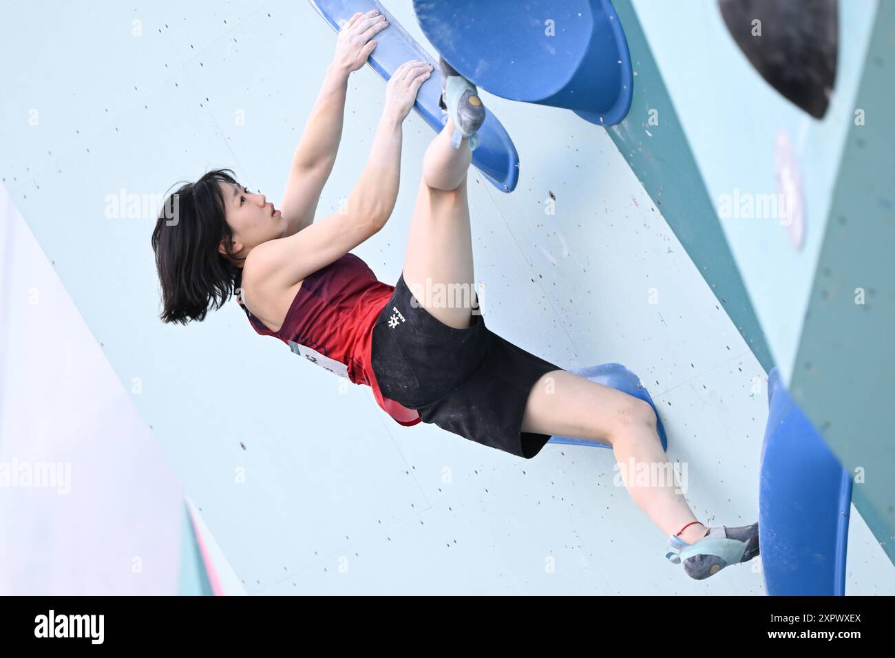 ZHANG Yuetong (CHN), AUGUST 6, 2024 - Sport Climbing : Women's Boulder & Lead, Boulder Semi ...