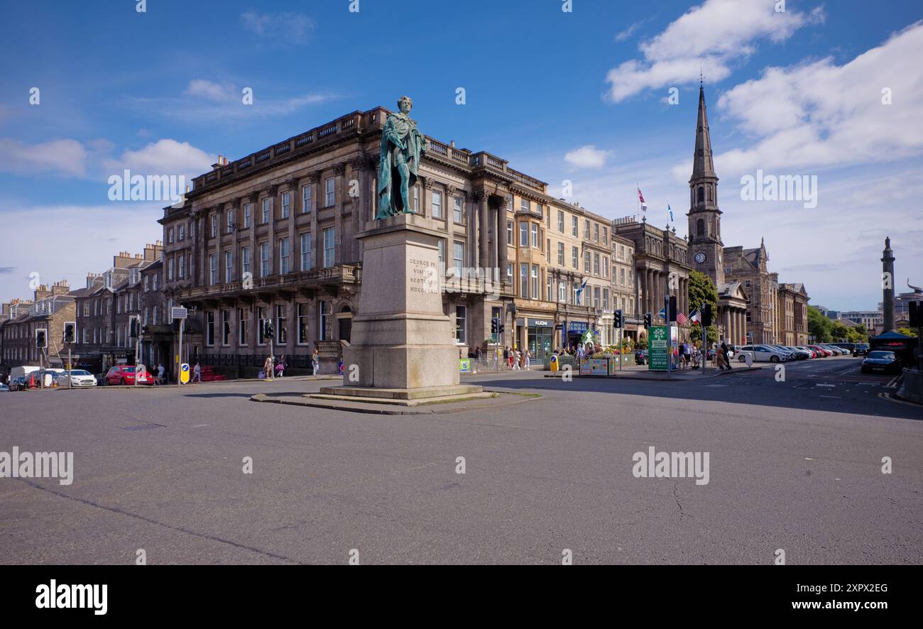 George IV statue in George Street, Edinburgh Stock Photo - Alamy