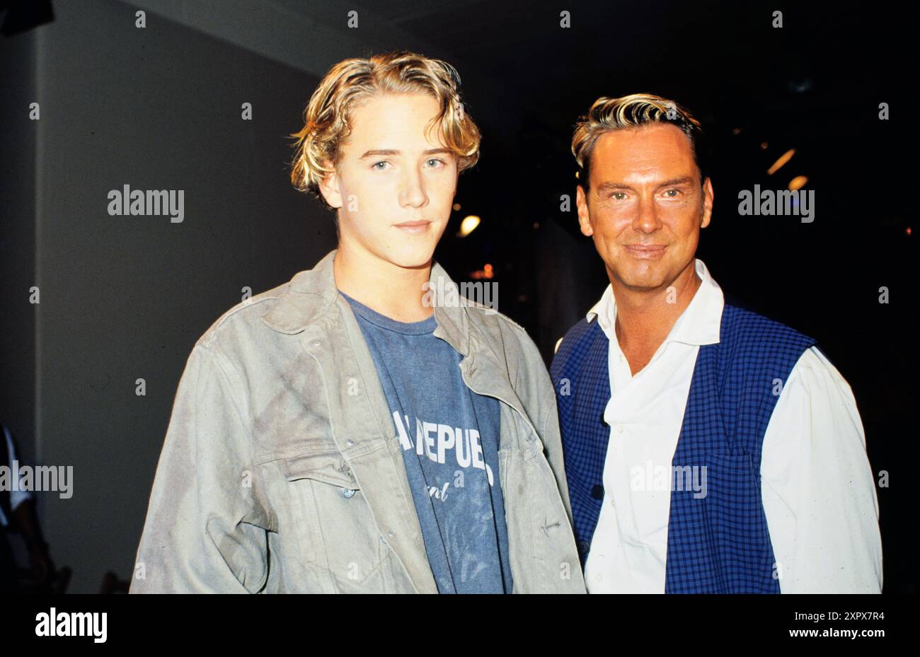 Luke Flynn, amerikanischer Jungschauspieler und Dressman, neben ...